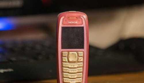 Ретротелефон Nokia 3100 из 2004 года