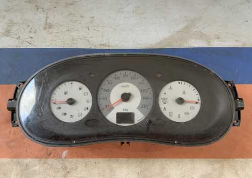 Щиток приборов Renault Simbol 1.4 МКПП 07г