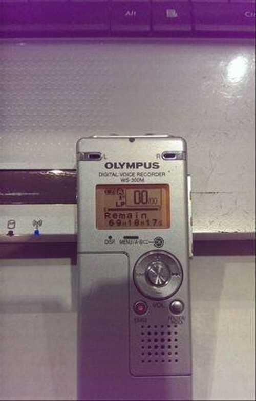 Диктофон MP3 плеер olympus WS300M