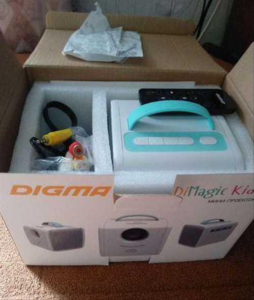 Мини проектор Digma DiMagic Kids