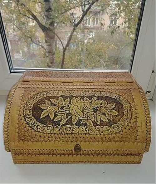 Хлебница резная