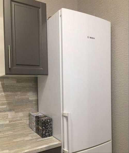 Холодильник bosch KGV39XW20R;
