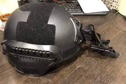 Тактический шлем и адаптер под пнв для страйкбола
