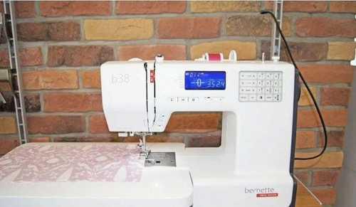 Швейная машинка bernette b38