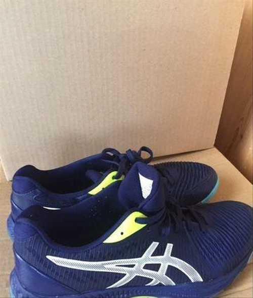Волейбольные кроссовки asics
