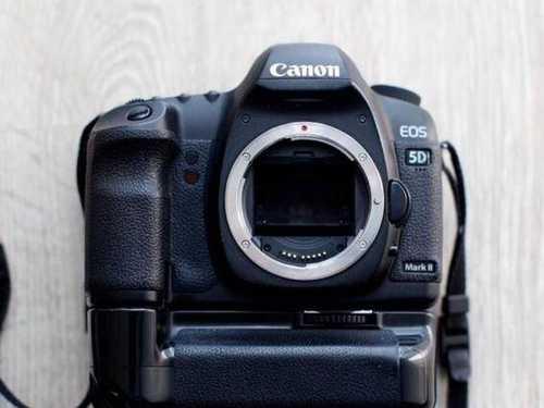 Canon 5d mark 2 + 40mm 2.8 + бат блок + 4 аккума