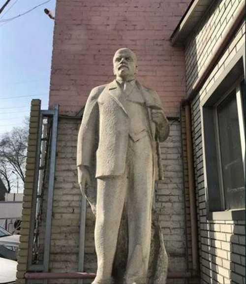 Памятник скульптура бюст Ленин