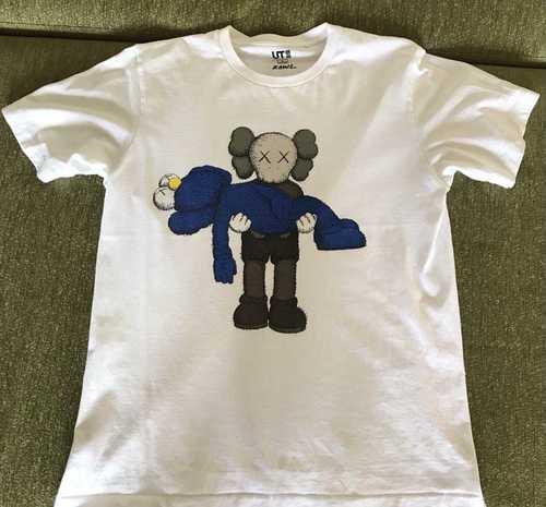 Футболка Uniqlo x Kaws