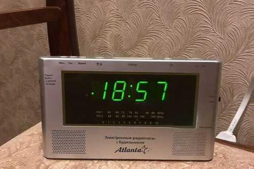 Часы с радио и будильником