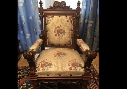 Антикварный трон-кресло, резной дубовый, 19 век