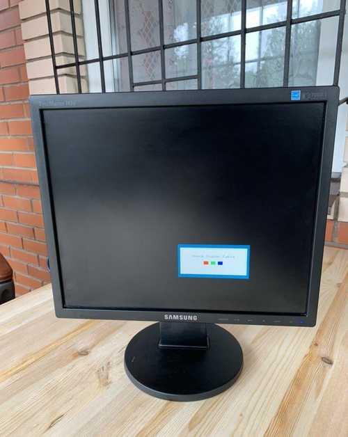 Монитор Samsung SyncMaster 743 N
