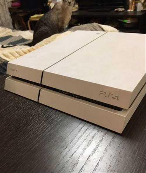 Ps4 fat 500 gb white + 2 геймпада