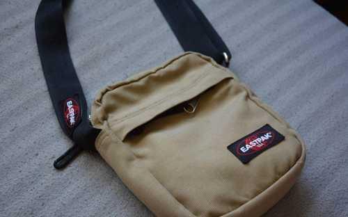 Месенджер Eastpak