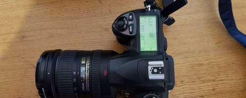 Nikon D200 + Nikkor 18-200mm 3.5-5.6