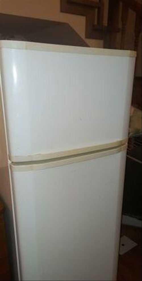 Холодильник Vestel 260 бу