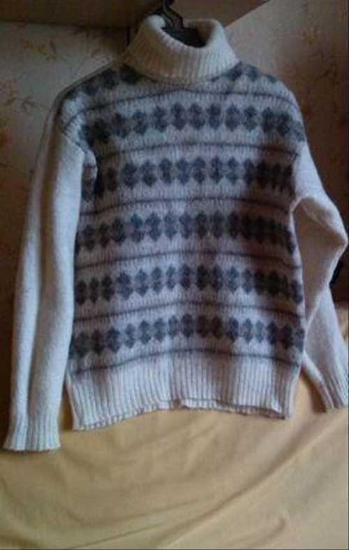 Шерстяной женский свитер