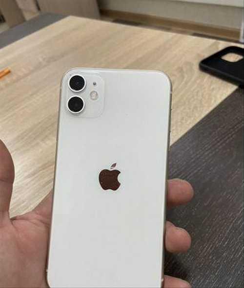 Телефон iPhone11 64Gb