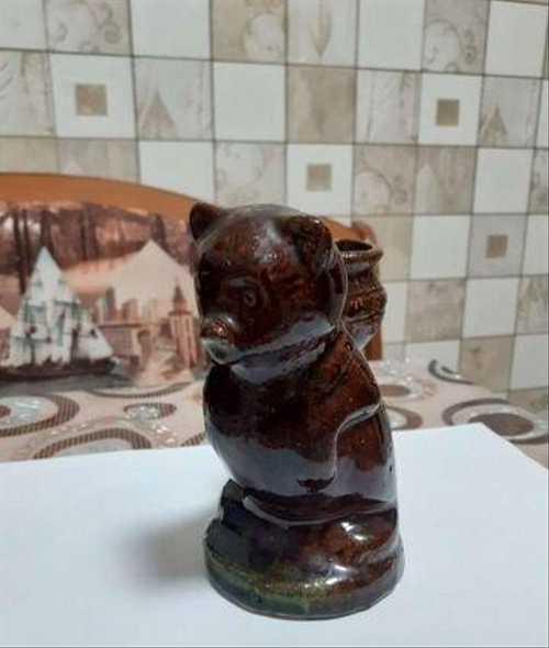 Фарфоровая статуэтка медведь с бочонком