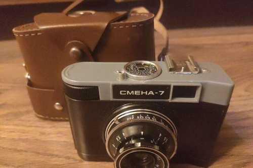 Плёночный коллекционный фотоаппарат Смена-7