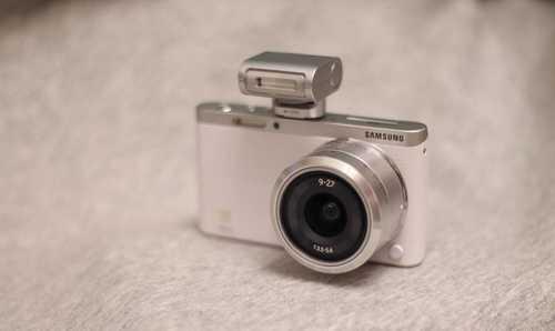 SAMSUNG NX Mini Kit 9-27mm (белый)