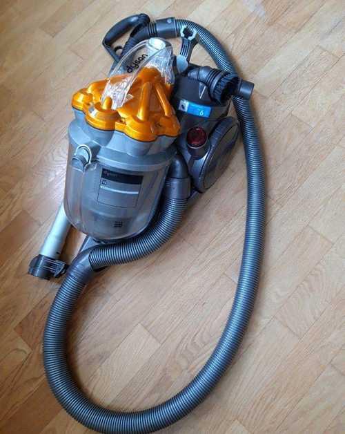 Пылесос Dyson DC 19