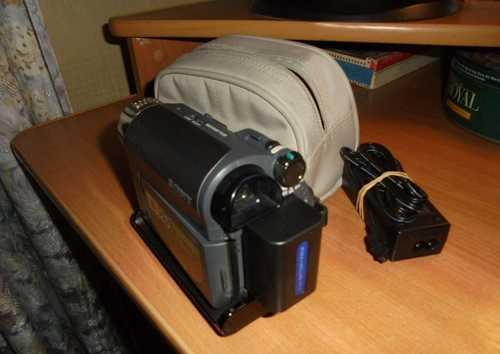 Видеокамера цифровая Sony Handycam DCR-HC48