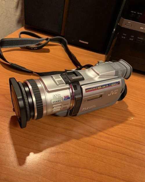 Видеокамера JVC GR-DV4000