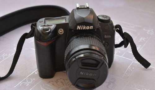 Зеркальный фотоаппарат Nikon D70s с объективом