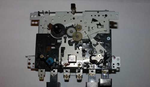 Лентопротяжный механизм кассетн магнитофона моно