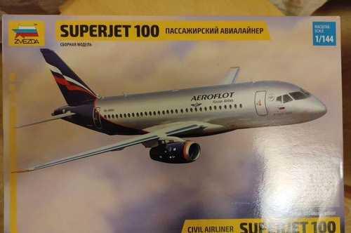Сборная модель «Самолёт SuperJet 100» + маски