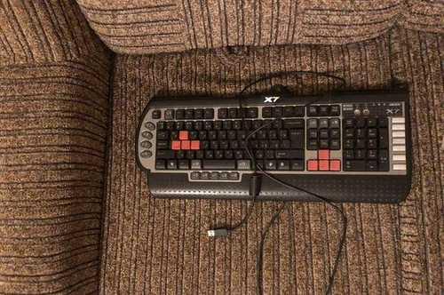 Продаю игровую клавиатуру A4Tech X7-G800