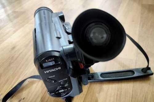 Видеокамера кассетная Hitachi VM-E338E