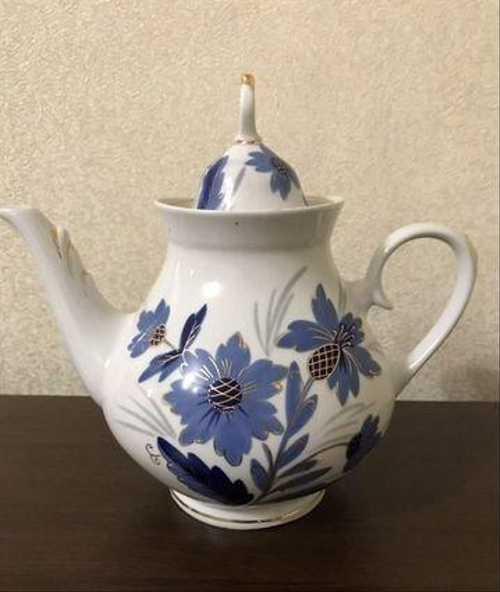 Заварочный чайник с синими цветами