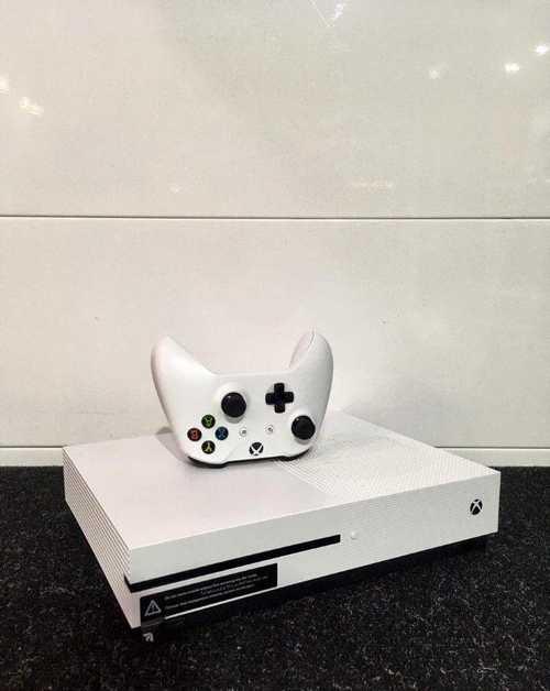 Игровая приставка Microsoft Xbox One S 500 гб
