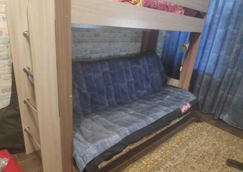 Детская двухъярусная кровать