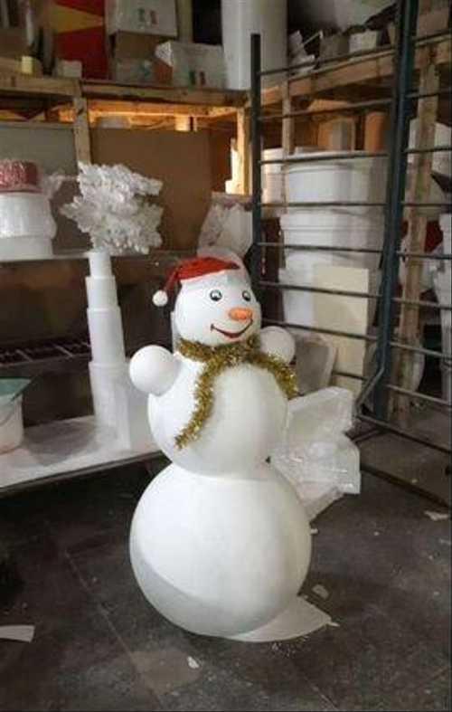 Снеговик из пенопласта. Украшение на новый год