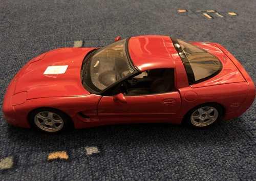 Модель Chevrolet Corvette CS (1997) 1:18
