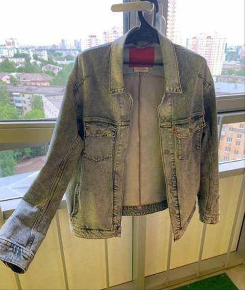 Джинсовая куртка levis