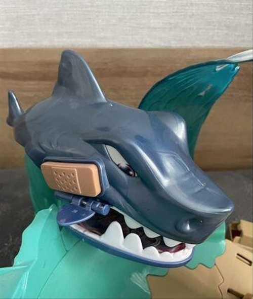 Игрушечный трек Mattel Hot Wheels Схватка с акулой
