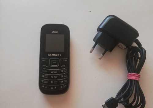 Телефон Samsung GT - E 1202 i