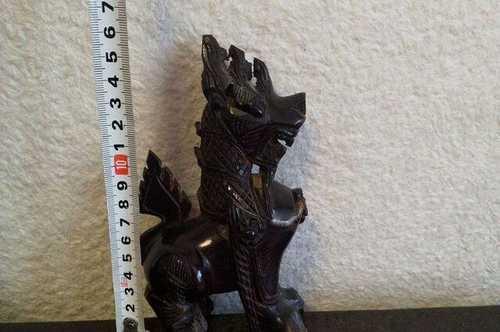 Деревянная статуэтка дракон/китайская собака