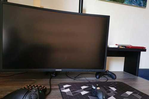 Игровой монитор Samsung 27" изогнутый 144 гц