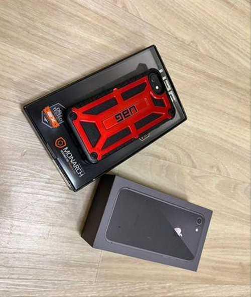iPhone 8 64gb и бронечехол UAG оригинал