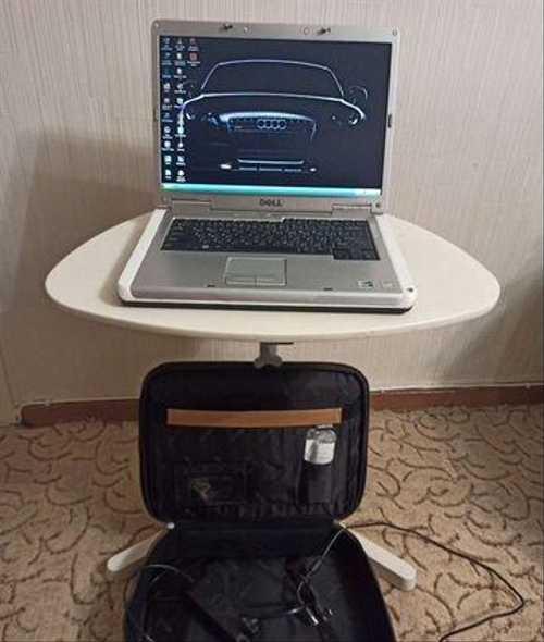 Ноутбук + столик + чемоданчик