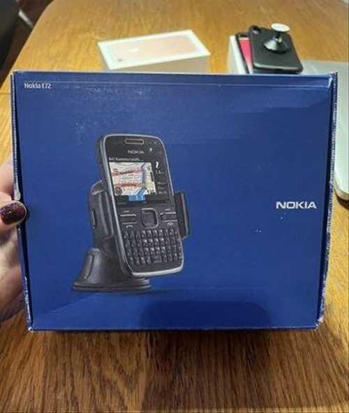 Телефон Nokia E72 черный