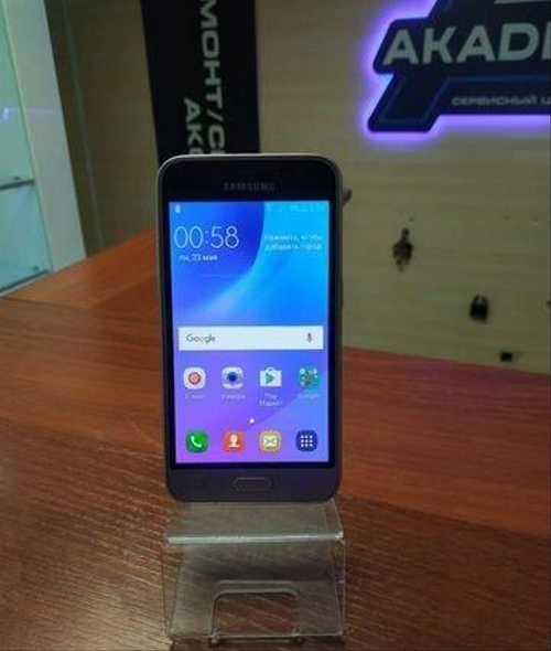 Смартфон Samsung Galaxy J1
