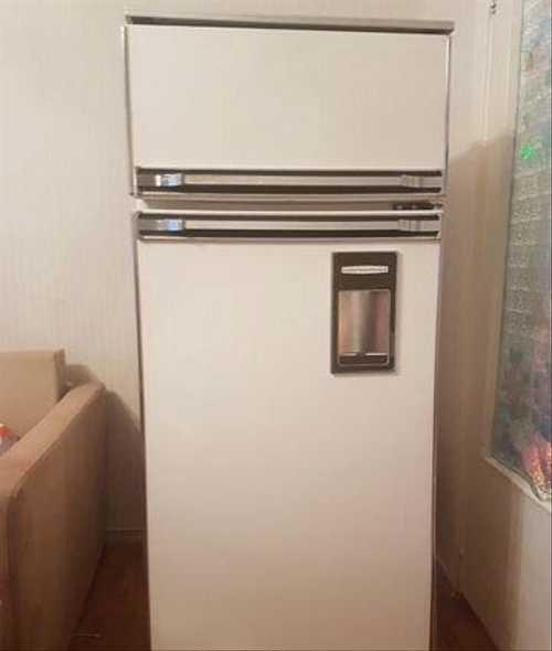 Рабочий советский холодильник Ока-6