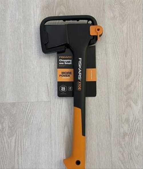 Универсальный топор Fiskars X10-S Новый