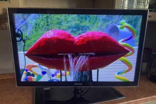 Телевизор Samsung UE32D5000RW, 32"