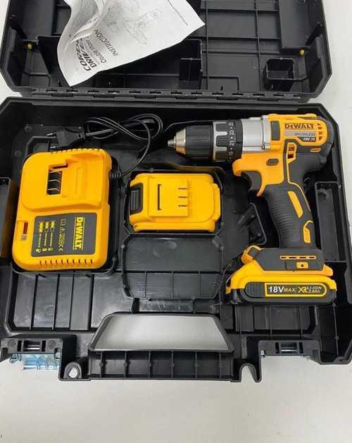 Шуруповерт аккумуляторный Dewalt DCD 701